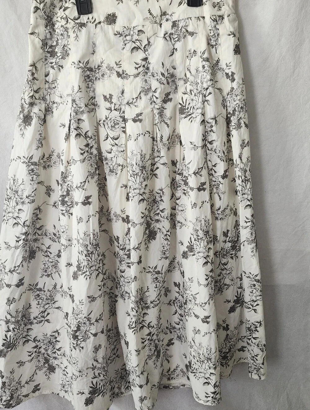 Moon River | Skirts | Moon River Pleated Floral Toile Midi Skirt In ...